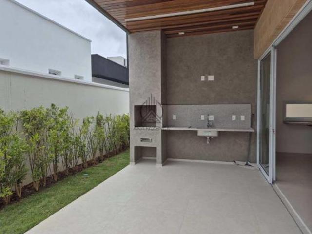 Casa de Condomínio para venda em Piracangaguá de 180.00m² com 3 Quartos, 3 Suites e 4 Garagens