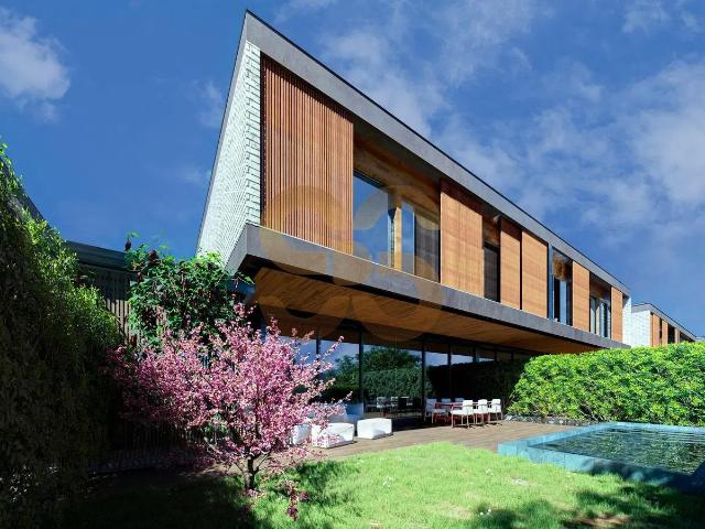 Casa de Condomínio para venda em Praia Do Estaleiro em Balneário Camboriú Santa Catarina de 344.00m² com 4 Quartos, 4 Suítes e 2 Garagens