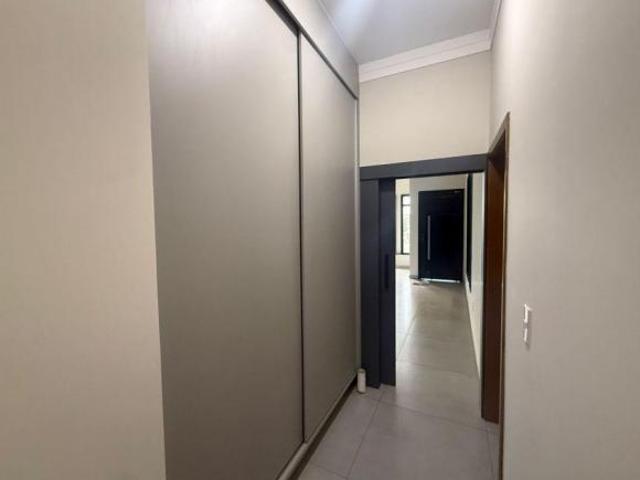 Casa de Condomínio para venda em Quintas De São José de 200.00m² com 3 Quartos, 3 Suites e 4 Garagen