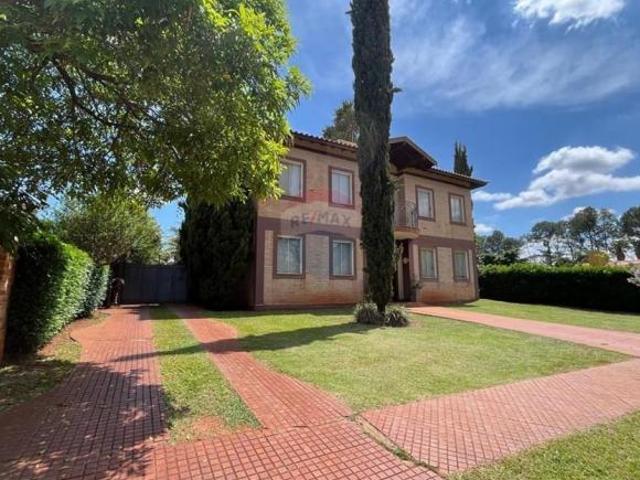 Casa de Condomínio para venda em Real Sul de 442.00m² com 4 Quartos, 3 Suites e 8 Garagens