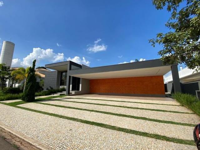 Casa de Condomínio para venda em Residencial Vila Lombarda de 456.00m² com 4 Quartos, 4 Suites e 4 G