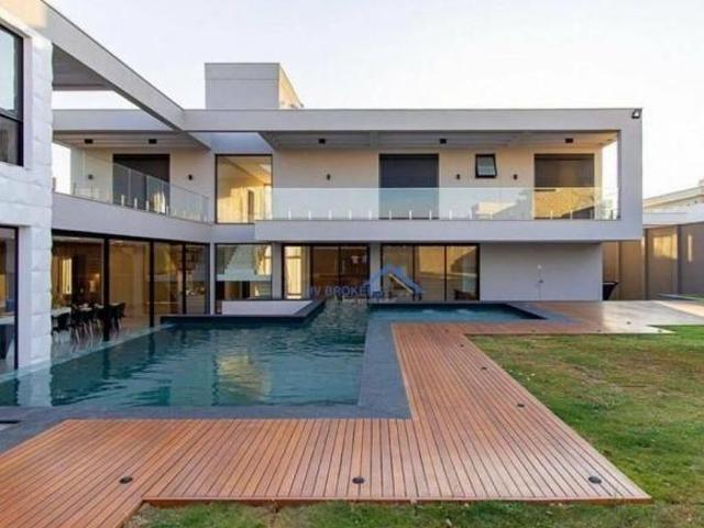 Casa de Condomínio para venda em Residencial Vila Lombarda de 638.00m² com 4 Quartos, 4 Suites e 6 G