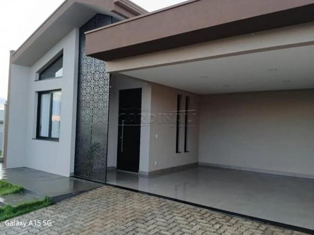 Casa de Condomínio para venda em Residencial Village Damha de 187.00m² com 3 Quartos, 1 Suite e 4 Ga