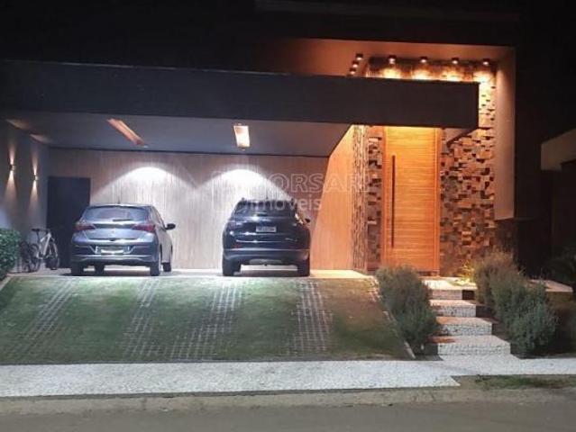 Casa de Condomínio para venda em Residencial Damha de 240.00m² com 3 Quartos, 3 Suites e 3 Garagens