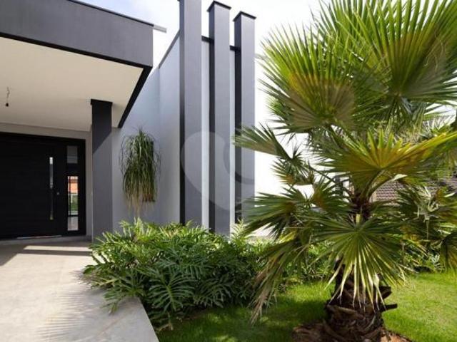 Casa de Condomínio para venda em Residencial Dos Lagos de 330.00m² com 4 Quartos, 4 Suites e 4 Garag