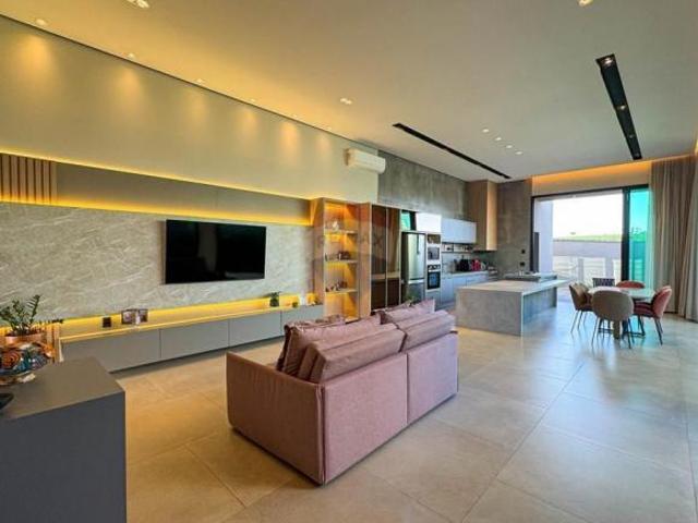 Casa de Condomínio para venda em Residencial E Empresarial Alphaville de 236.00m² com 3 Quartos, 3 S