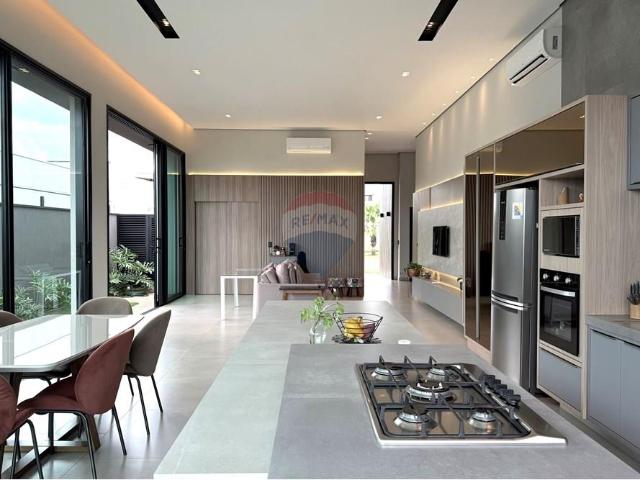 Casa de Condomínio para venda em Residencial E Empresarial Alphaville em Ribeirão Preto São Paulo de 236.00m² com 3 Quartos, 3 Suítes e 4 Garagens