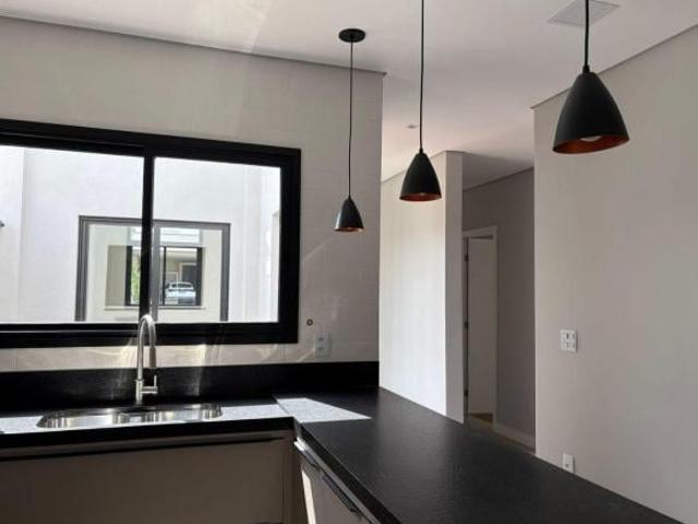 Casa de Condomínio para venda em Residencial Jardim Jatobá de 158.00m² com 3 Quartos, 3 Suites e 4 G