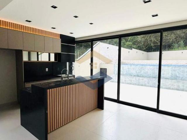Casa de Condomínio para venda em Residencial Jatobás de 215.62m² com 2 Quartos, 1 Suite e 2 Garagens