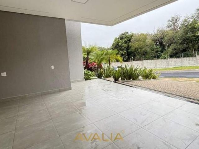 Casa de Condomínio para venda em Residencial London Park de 194.00m² com 3 Quartos, 3 Suites e 4 Gar