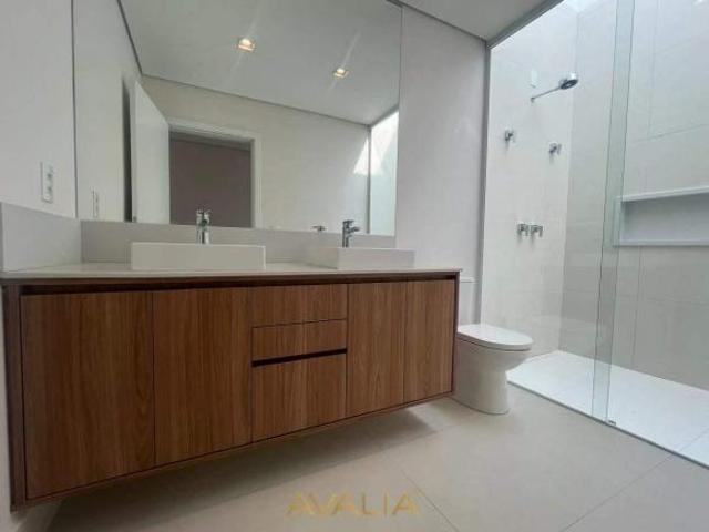 Casa de Condomínio para venda em Residencial London Park de 265.38m² com 3 Quartos, 3 Suites e 4 Gar