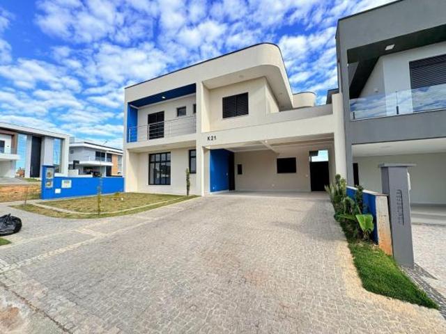 Casa de Condomínio para venda em Residencial Mont&apos  Alcino de 221.00m² com 4 Quartos, 4 Suites e 4 Ga