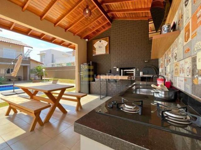 Casa de Condomínio para venda em Residencial Montes Claros de 400.00m² com 4 Quartos, 2 Suites e 4 G