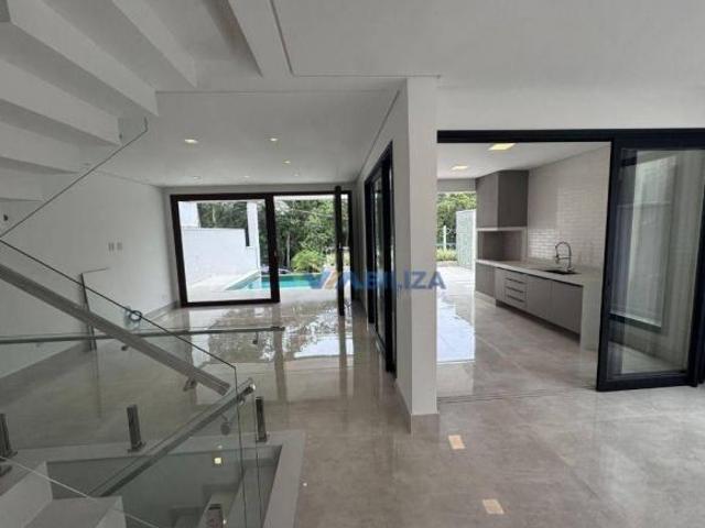 Casa de Condomínio para venda em Residencial Real Park de 300.00m² com 4 Quartos, 4 Suites e 4 Garag