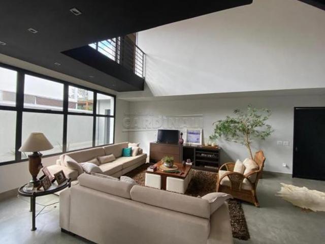 Casa de Condomínio para venda em Residencial Samambaia de 260.00m² com 3 Quartos, 3 Suites e 3 Garag