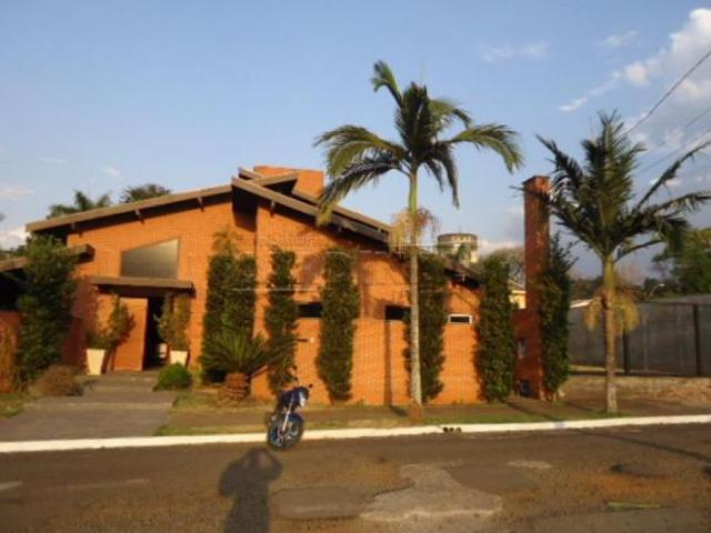 Casa de Condomínio para venda em Residencial Samambaia de 385.00m² com 4 Quartos, 4 Suites e 8 Garag
