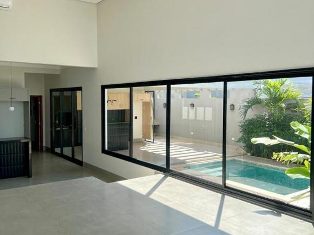 Casa de Condomínio para venda em Residencial Solares de 429.00m² com 3 Quartos, 3 Suites e 2 Garagen