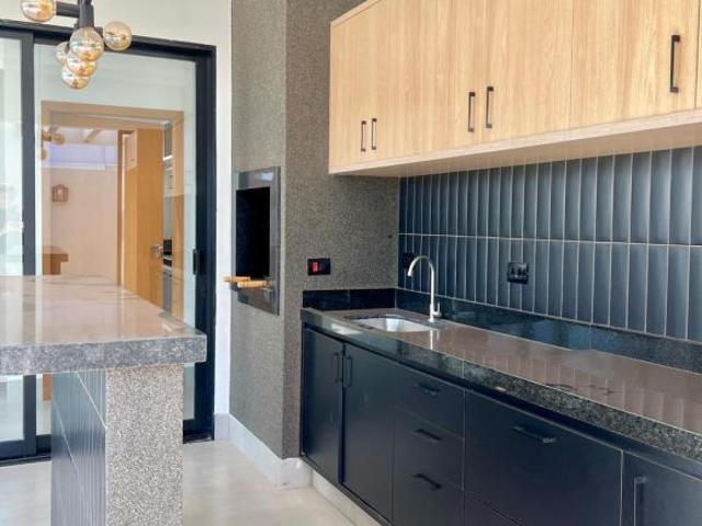 Casa de Condomínio para venda em Residencial Solares de 429.00m² com 3 Quartos, 3 Suites e 2 Garagen