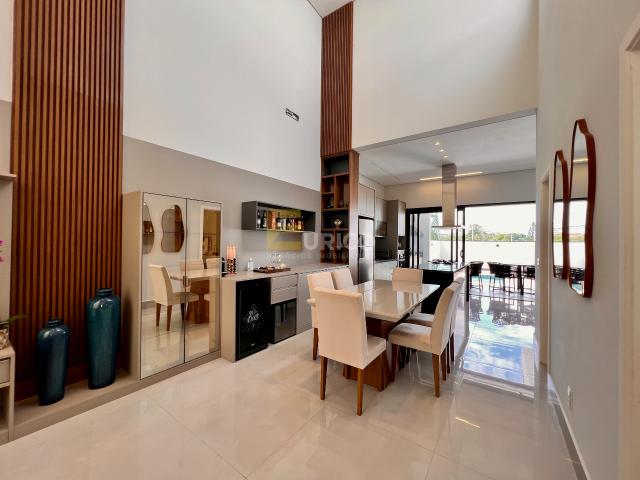 Casa de Condomínio para venda em Roncáglia em Valinhos São Paulo de 175.00m² com 3 Quartos, 3 Suítes e 4 Garagens