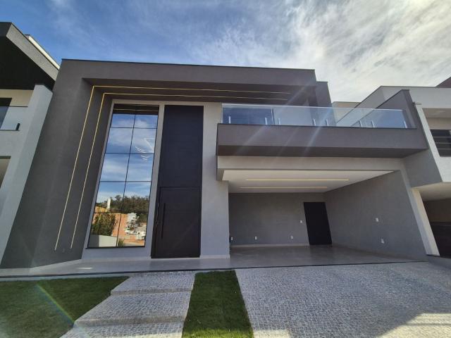Casa de Condomínio para venda em Roncáglia em Valinhos São Paulo de 245.00m² com 4 Quartos, 3 Suítes e 4 Garagens