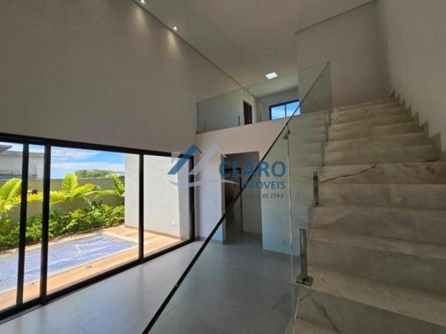Casa de Condomínio para venda em Samambaia Parque Residencial de 228.00m² com 4 Quartos, 4 Suites e