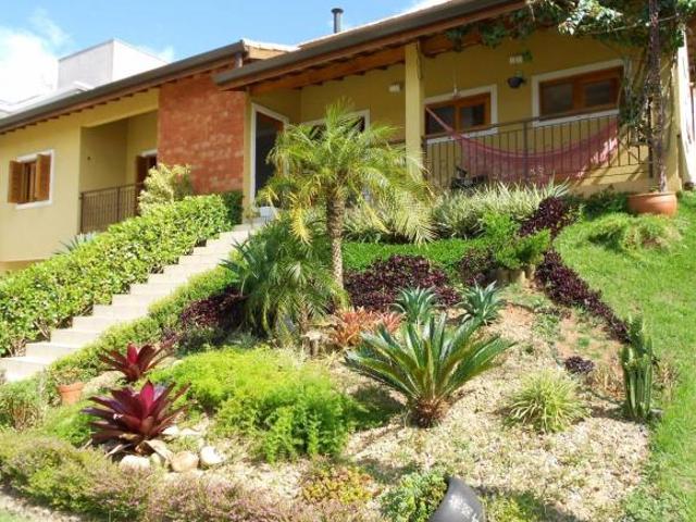 Casa de Condomínio para venda em Santa Adélia de 264.00m² com 3 Quartos, 3 Suites e 7 Garagens