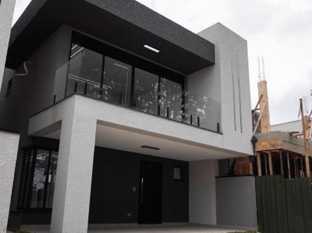 Casa de Condomínio para venda em Santa Cândida de 190.00m² com 4 Quartos, 1 Suite e 2 Garagens