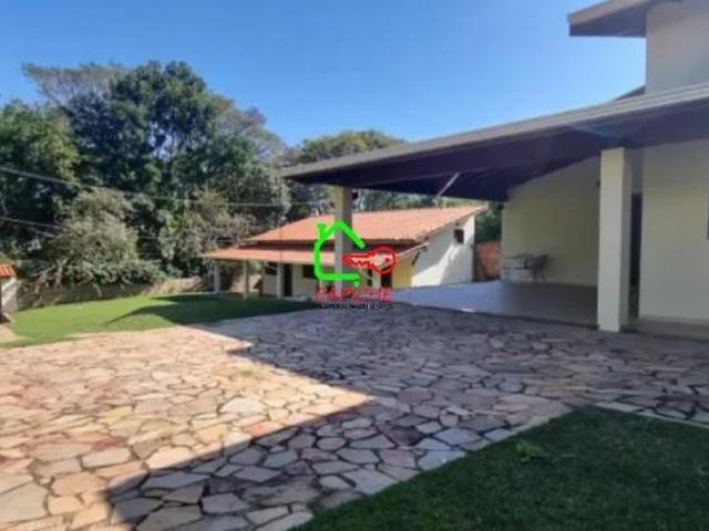 Casa de Condomínio para venda em Santa Cândida de 240.00m² com 4 Quartos, 2 Suites e 10 Garagens