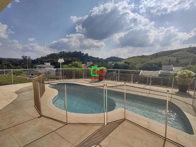 Casa de Condomínio para venda em Santa Cândida de 250.00m² com 3 Quartos, 1 Suite e 4 Garagens