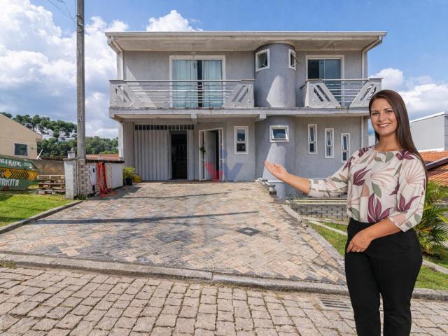 Casa de Condomínio para venda em Santa Cândida em Curitiba Paraná de 246.00m² com 2 Quartos, 1 Suíte e 4 Garagens