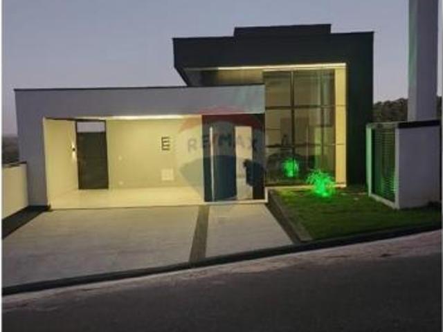 Casa de Condomínio para venda em Santa Isabel de 250.00m² com 2 Quartos, 2 Suites e 4 Garagens