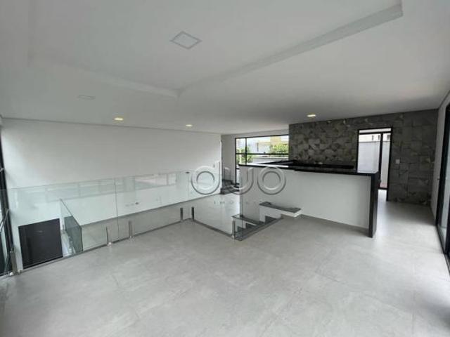 Casa de Condomínio para venda em Santa Rosa de 226.00m² com 3 Quartos, 3 Suites e 6 Garagens