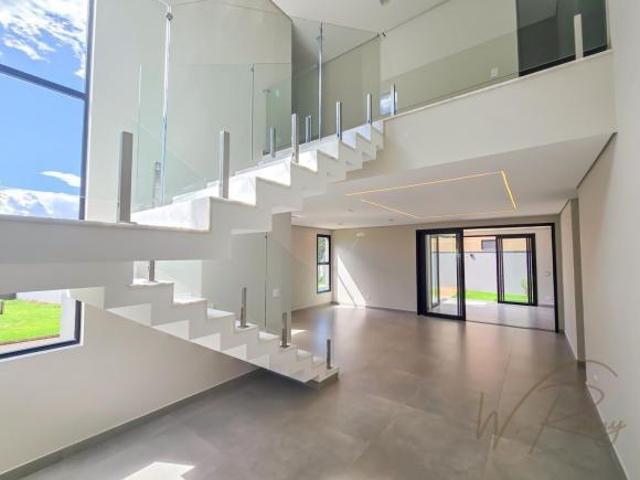 Casa de Condomínio para venda em Santa Rosa de 231.00m² com 3 Quartos, 3 Suites e 4 Garagens