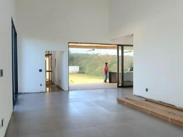 Casa de Condomínio para venda em Salto de Pirapora de 320.00m² com 3 Quartos, 1 Suite e 2 Garagens