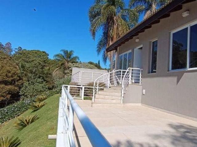 Casa de Condomínio para venda em Serra Dos Lagos de 270.00m² com 3 Quartos, 3 Suites e 4 Garagens