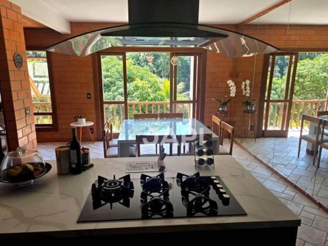 Casa de Condomínio para venda em Serra Dos Lagos de 441.00m² com 4 Quartos, 2 Suites e 3 Garagens