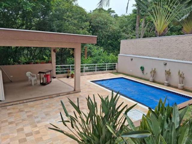 Casa de Condomínio para venda em Suru de 229.00m² com 3 Quartos, 2 Suites e 2 Garagens