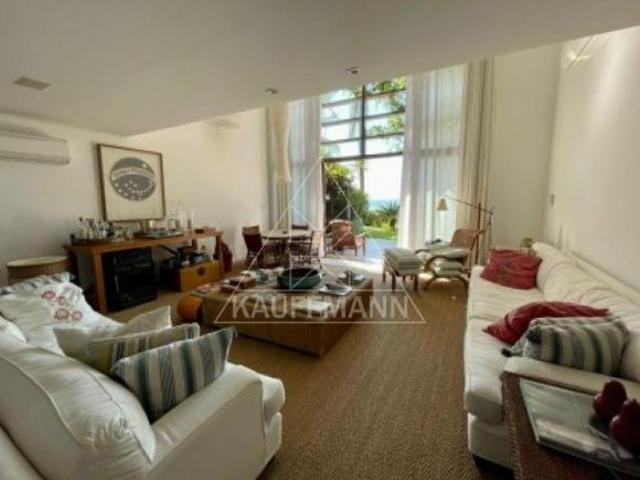 Casa de Condomínio para Venda no Guarujá, 5 Suítes, 4 Vagas, 458m² A.U