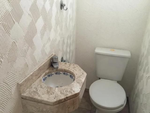 Casa de condomínio para venda possui 130 metros quadrados com 3 quartos