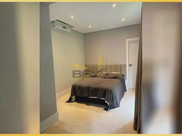 Casa de condomínio para venda possui 350 metros quadrados com 4 quartos