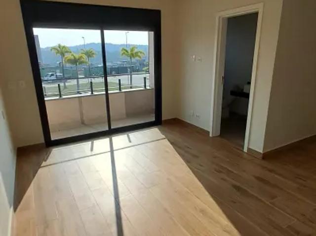 Casa de condomínio para venda possui 436 ² com 4 quartos