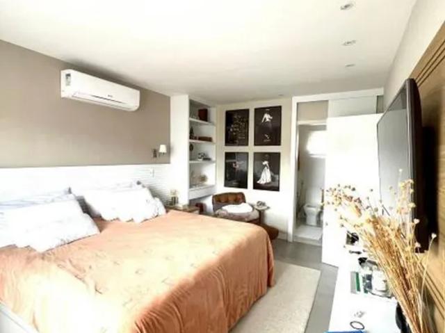 Casa de condomínio para venda possui 450 metros quadrados com 4 quartos