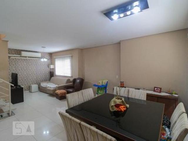 Casa de condomínio para alugar com 154m², 4 quartos e 3 vagas