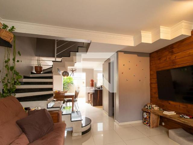 Casa de condomínio para alugar com 158m², 4 quartos e 2 vagas