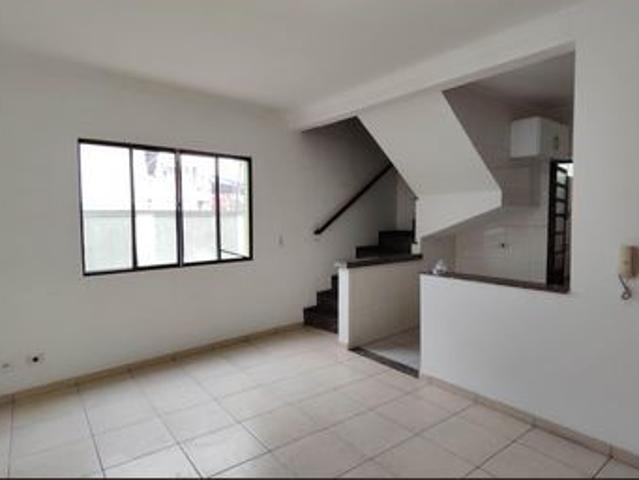 Casa de condomínio para alugar com 170m², 3 quartos e 2 vagas