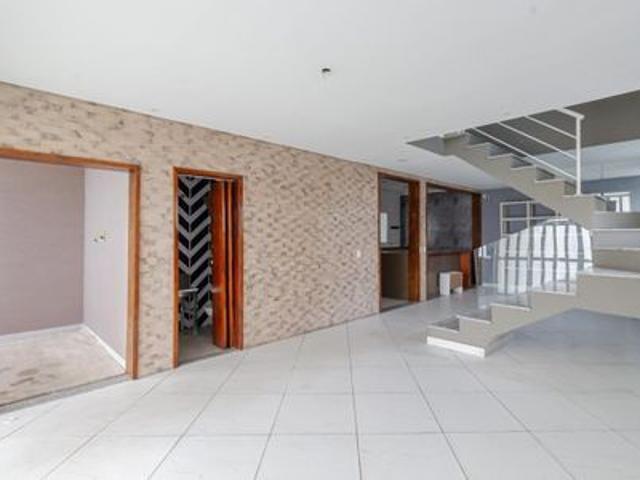 Casa de condomínio para alugar com 250m², 4 quartos e 3 vagas