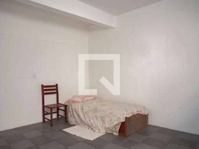Casa de condomínio para alugar com 25m², 1 quarto e sem vaga