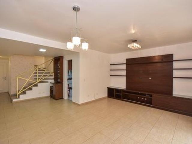 Casa de condomínio para alugar com 200m², 4 quartos e 2 vagas
