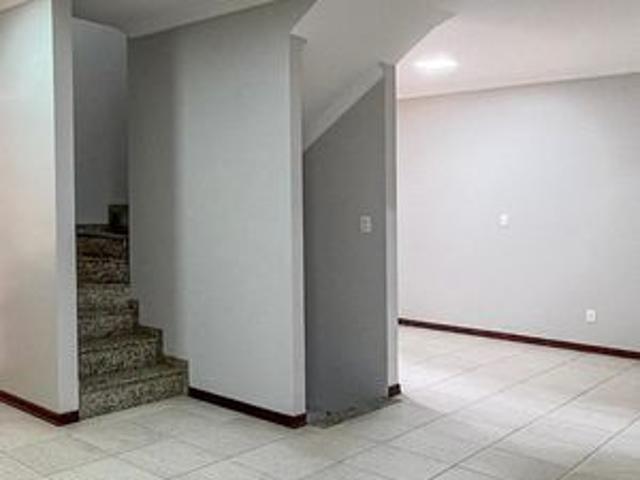 Casa de condomínio para alugar com 232m², 3 quartos e 3 vagas
