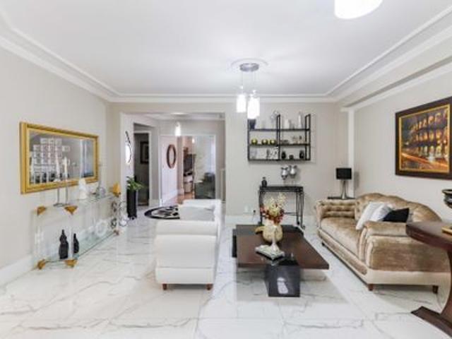 Casa de condomínio para alugar com 350m², 4 quartos e 4 vagas